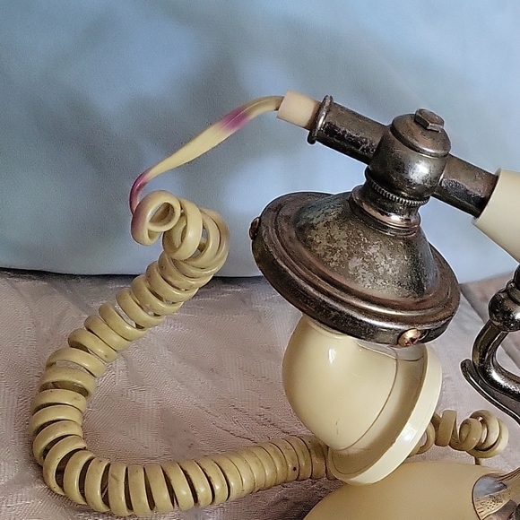 Accents | Vintage Cream Rotary Telephone | Poshmark